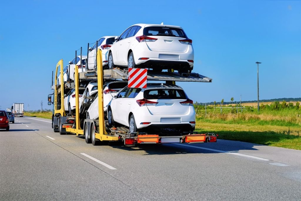 Cegonha de Carros: Como Transportar um Veículo?
