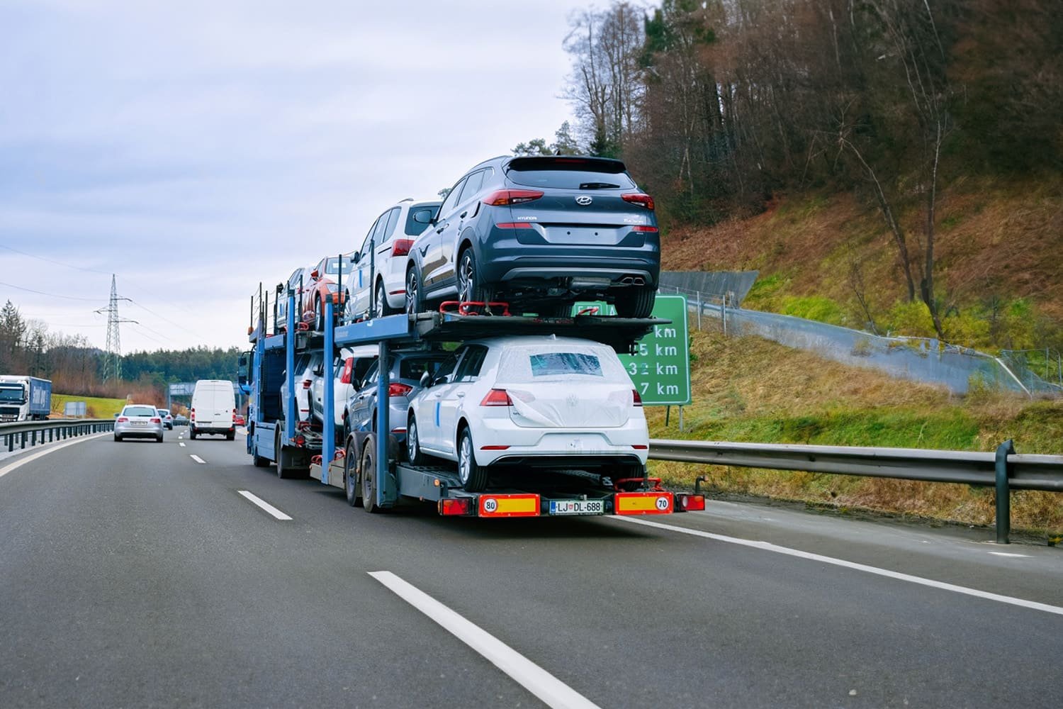 Cegonha de Carros: Como Transportar um Veículo?